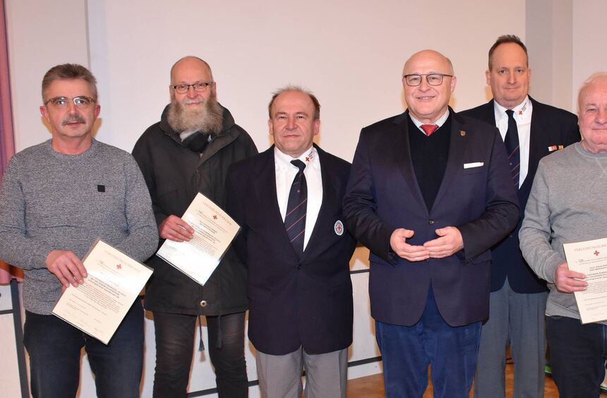 Bad Mergentheim: Echte Lebensretter mit Urkunden und Ehrennadeln gewürdigt